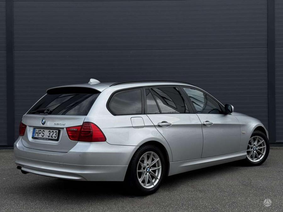 Pelēks BMW 320 2012 Klaipėda, ar dzinēja tilpumu 2.00 L un nobraukumu 345 tūkst. km par 3900 €, foto 4 vietnē AUTOMOTO.COM.LV