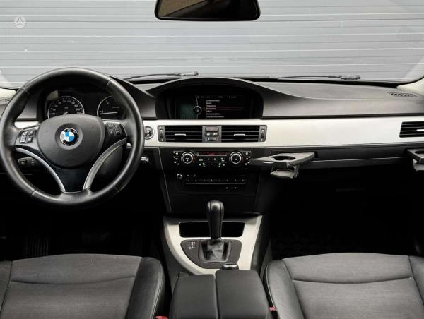 БМВ 320 2012 в Клайпеда на AUTOMOTO.COM.LV Серый БМВ 320 2012 в Клайпеда, объемом двигателя 2.00 л и пробегом 345 тыс. км за 3900 €, фото 3 на AUTOMOTO.COM.LV