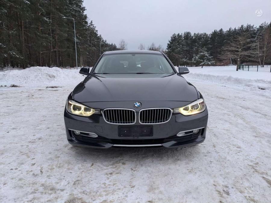 Grey BMW 320 2013 in Kaunas, with an engine capacity of 2.00 L and mileage of 270 thousand km for 7300 €, photo 3 on AUTOMOTO.COM.LV