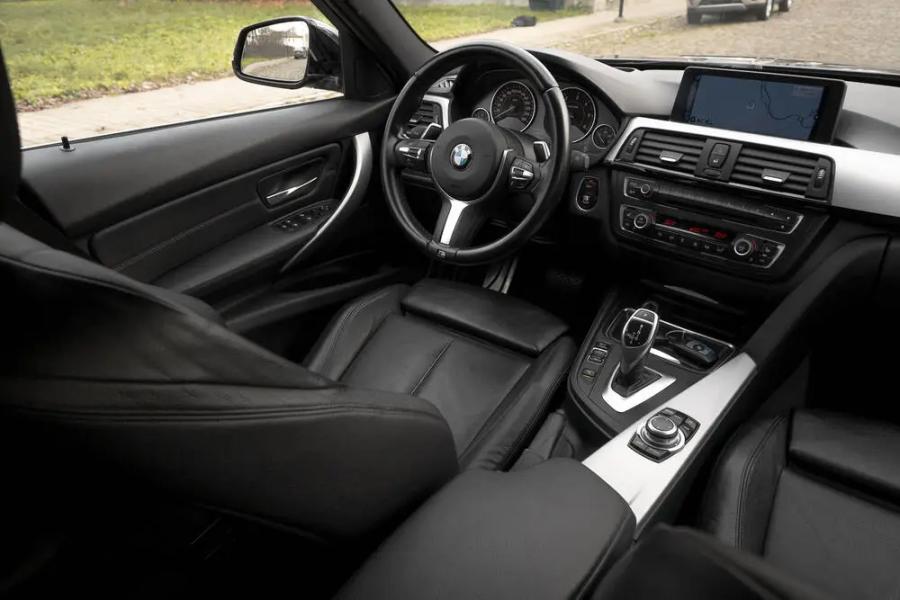 Pelēks BMW 320 2013 Jelgava, ar dzinēja tilpumu 2.00 L un nobraukumu 273 tūkst. km par 9900 €, foto 8 vietnē AUTOMOTO.COM.LV