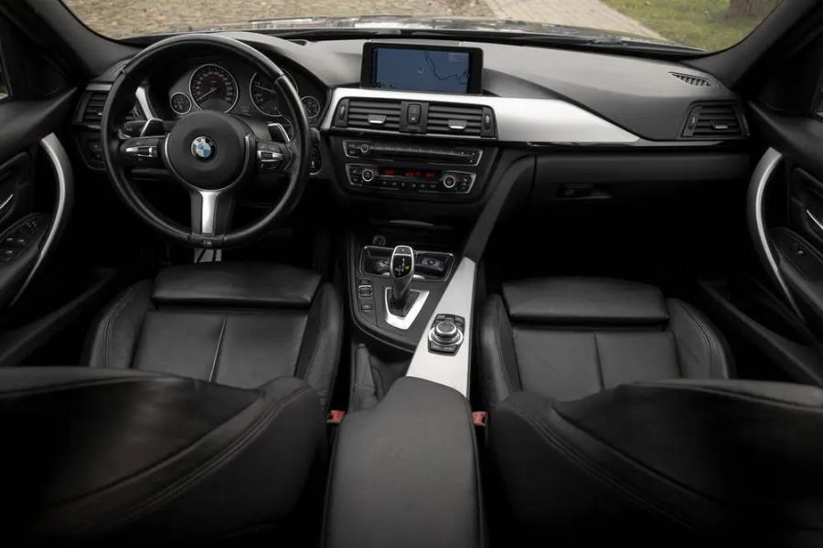 Pelēks BMW 320 2013 Jelgava, ar dzinēja tilpumu 2.00 L un nobraukumu 273 tūkst. km par 9900 €, foto 9 vietnē AUTOMOTO.COM.LV