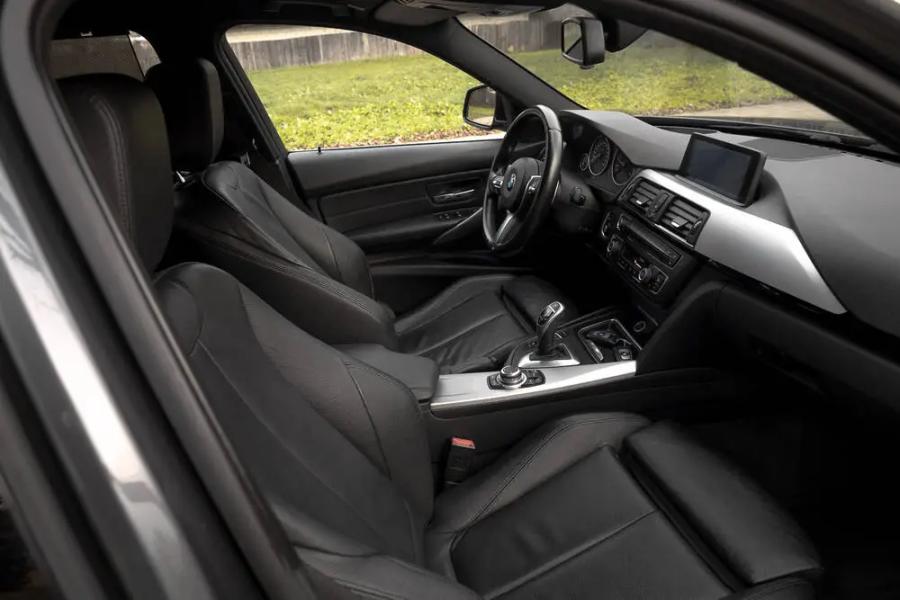 Pelēks BMW 320 2013 Jelgava, ar dzinēja tilpumu 2.00 L un nobraukumu 273 tūkst. km par 9900 €, foto 11 vietnē AUTOMOTO.COM.LV