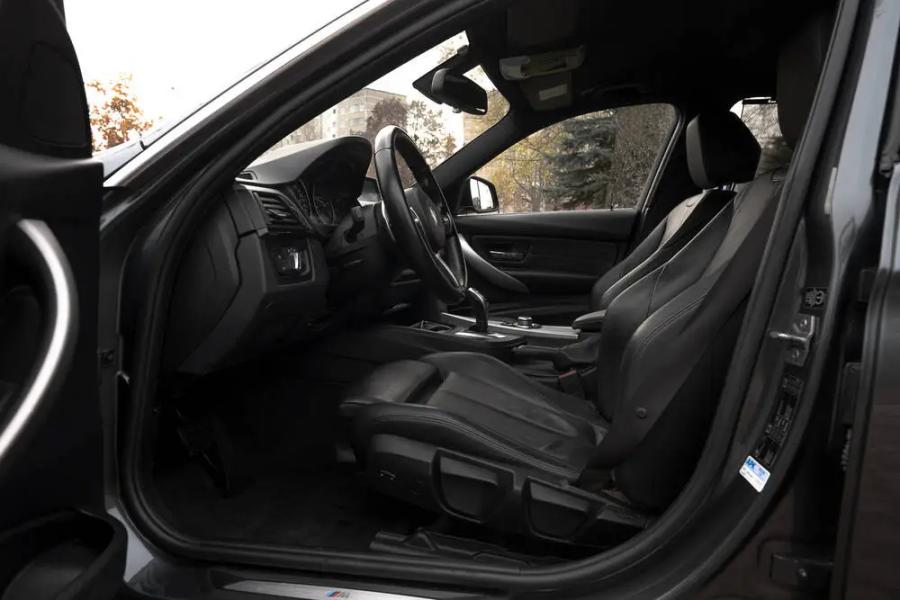 Pelēks BMW 320 2013 Jelgava, ar dzinēja tilpumu 2.00 L un nobraukumu 273 tūkst. km par 9900 €, foto 13 vietnē AUTOMOTO.COM.LV