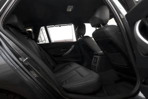 Pelēks BMW 320 2013 Jelgava, ar dzinēja tilpumu 2.00 L un nobraukumu 273 tūkst. km par 9900 €, foto 23 vietnē AUTOMOTO.COM.LV