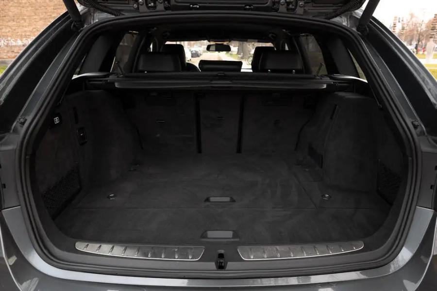 Pelēks BMW 320 2013 Jelgava, ar dzinēja tilpumu 2.00 L un nobraukumu 273 tūkst. km par 9900 €, foto 24 vietnē AUTOMOTO.COM.LV