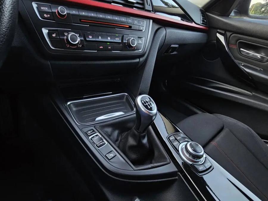 Серый БМВ 320 2013 в Екабпилс, объемом двигателя 2.00 л и пробегом 359 тыс. км за 6000 €, фото 28 на AUTOMOTO.COM.LV