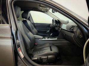 Pelēks BMW 320 2013 Jūrmala, ar dzinēja tilpumu 2.00 L un nobraukumu 320 tūkst. km par 8990 €, foto 31 vietnē AUTOMOTO.COM.LV