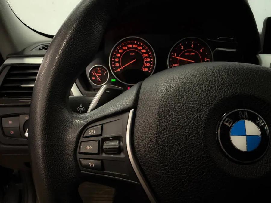 Pelēks BMW 320 2013 Jūrmala, ar dzinēja tilpumu 2.00 L un nobraukumu 320 tūkst. km par 8990 €, foto 38 vietnē AUTOMOTO.COM.LV
