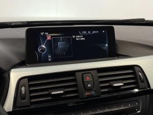 Pelēks BMW 320 2013 Jūrmala, ar dzinēja tilpumu 2.00 L un nobraukumu 320 tūkst. km par 8990 €, foto 44 vietnē AUTOMOTO.COM.LV
