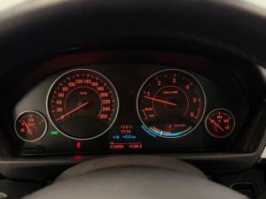 Pelēks BMW 320 2013 Jūrmala, ar dzinēja tilpumu 2.00 L un nobraukumu 320 tūkst. km par 8990 €, foto 46 vietnē AUTOMOTO.COM.LV