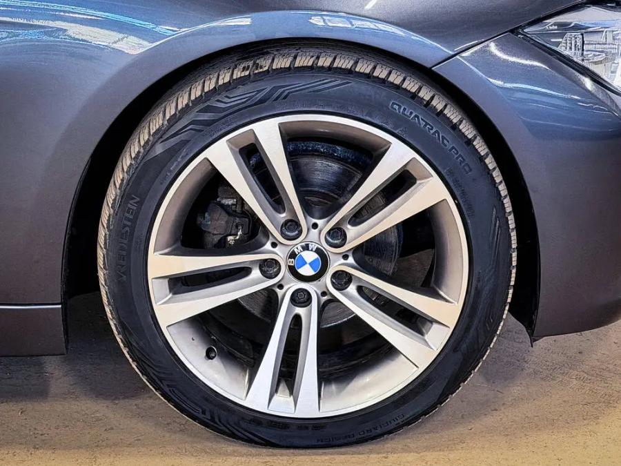 Pelēks BMW 320 2013 Jūrmala, ar dzinēja tilpumu 2.00 L un nobraukumu 320 tūkst. km par 8990 €, foto 54 vietnē AUTOMOTO.COM.LV