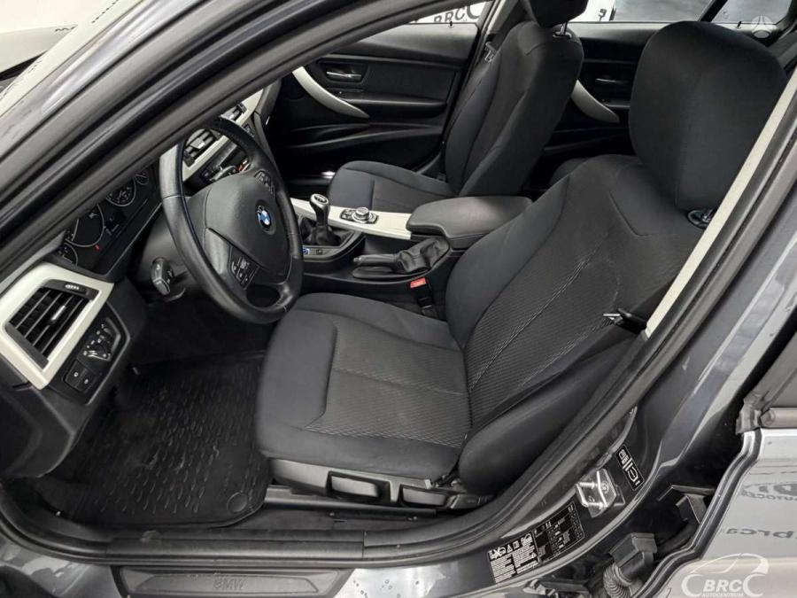 Grey BMW 320 2013 in Vilnius, with an engine capacity of 2.00 L and mileage of 217 thousand km for 10000 €, photo 23 on AUTOMOTO.COM.LV