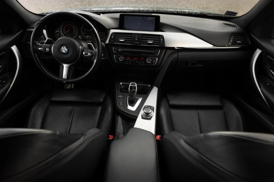 Grey BMW 320 2013 in Riga, with an engine capacity of 2.00 L and mileage of 273 thousand km for 12300 €, photo 8 on AUTOMOTO.COM.LV