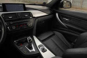 Grey BMW 320 2013 in Riga, with an engine capacity of 2.00 L and mileage of 273 thousand km for 12300 €, photo 13 on AUTOMOTO.COM.LV