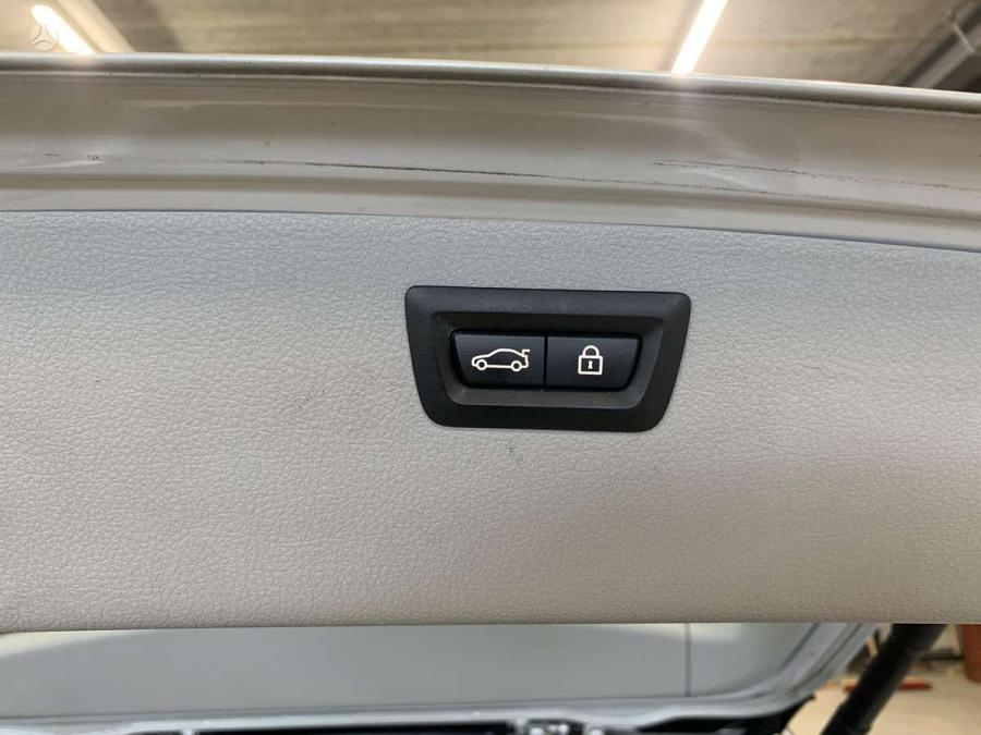 Grey BMW 320 2013 in Kaunas, with an engine capacity of 2.00 L and mileage of 240 thousand km for 7500 €, photo 14 on AUTOMOTO.COM.LV