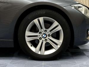 Grey BMW 320 2013 in Marijampole, with an engine capacity of 2.00 L and mileage of 255 thousand km for 7750 €, photo 34 on AUTOMOTO.COM.LV