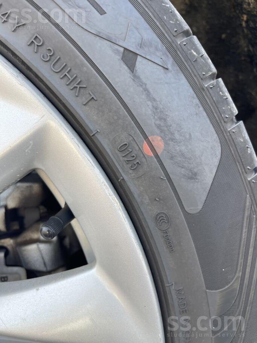 Grey BMW 320 2013 in Liepaja, with an engine capacity of 2.00 L and mileage of 303 thousand km for 11800 €, photo 7 on AUTOMOTO.COM.LV