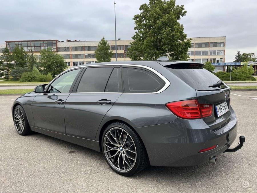 Pelēks BMW 320 2014 Alīta, ar dzinēja tilpumu 2.00 L un nobraukumu 286 tūkst. km par 6990 €, foto 14 vietnē AUTOMOTO.COM.LV