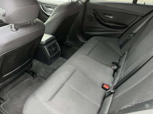 Pelēks BMW 320 2014 Alīta, ar dzinēja tilpumu 2.00 L un nobraukumu 286 tūkst. km par 6990 €, foto 19 vietnē AUTOMOTO.COM.LV