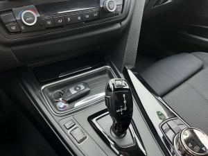 Pelēks BMW 320 2014 Alīta, ar dzinēja tilpumu 2.00 L un nobraukumu 286 tūkst. km par 6990 €, foto 23 vietnē AUTOMOTO.COM.LV