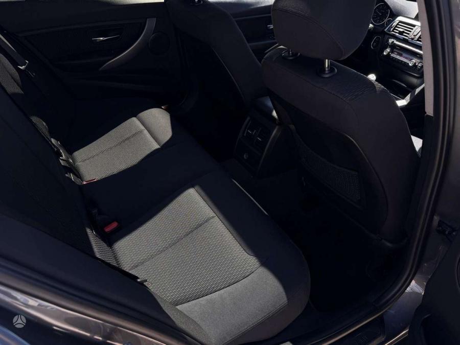 Grey BMW 320 2014 in Kaunas, with an engine capacity of 2.00 L and mileage of 299 thousand km for 6899 €, photo 16 on AUTOMOTO.COM.LV