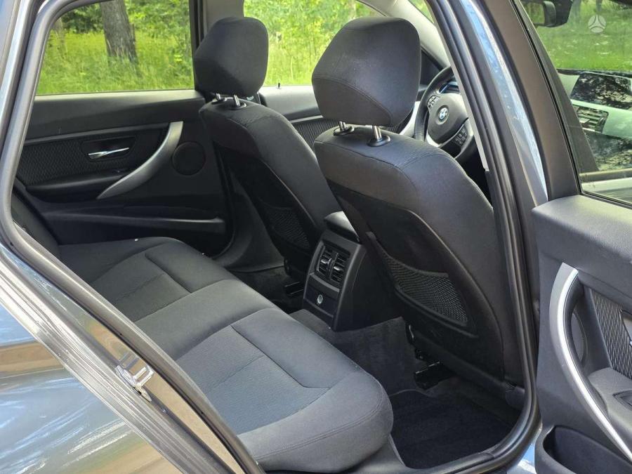 Grey BMW 320 2014 in Taurage, with an engine capacity of 2.00 L and mileage of 299 thousand km for 6990 €, photo 21 on AUTOMOTO.COM.LV