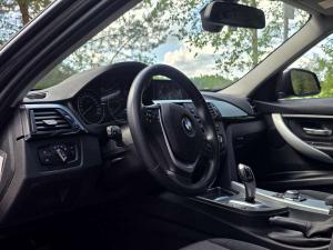 Grey BMW 320 2014 in Taurage, with an engine capacity of 2.00 L and mileage of 299 thousand km for 6990 €, photo 28 on AUTOMOTO.COM.LV