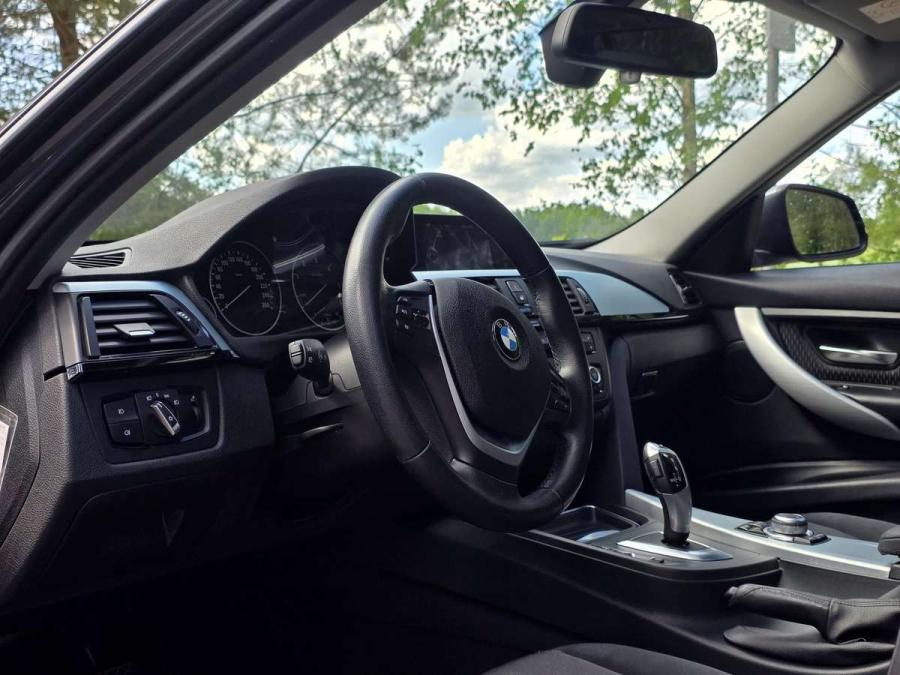Grey BMW 320 2014 in Taurage, with an engine capacity of 2.00 L and mileage of 299 thousand km for 6990 €, photo 28 on AUTOMOTO.COM.LV