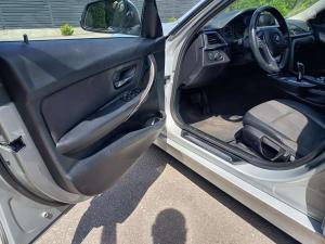 Grey BMW 320 2014 in Kaunas, with an engine capacity of 2.00 L and mileage of 400 thousand km for 5250 €, photo 12 on AUTOMOTO.COM.LV
