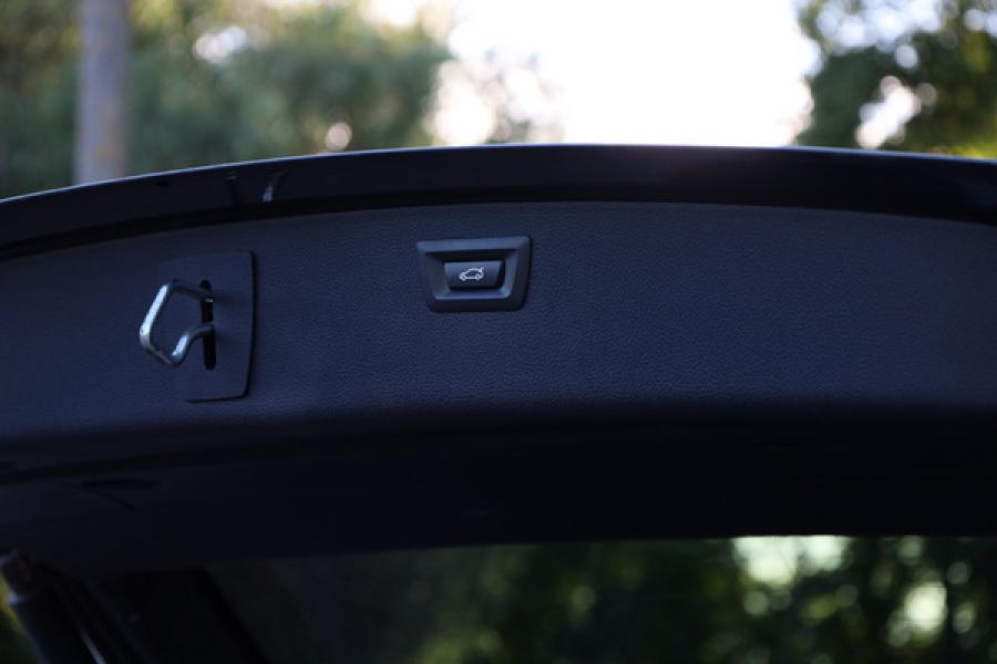 Grey BMW 320 2014 in Tallinn, with an engine capacity of 2.00 L and mileage of 379 thousand km for 8200 €, photo 9 on AUTOMOTO.COM.LV