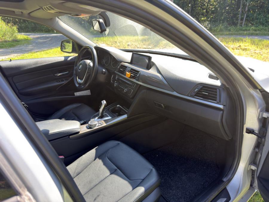 Grey BMW 320 2014 in Tallinn, with an engine capacity of 2.00 L and mileage of 232 thousand km for 8000 €, photo 14 on AUTOMOTO.COM.LV