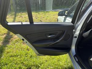 Grey BMW 320 2014 in Tallinn, with an engine capacity of 2.00 L and mileage of 232 thousand km for 8000 €, photo 15 on AUTOMOTO.COM.LV