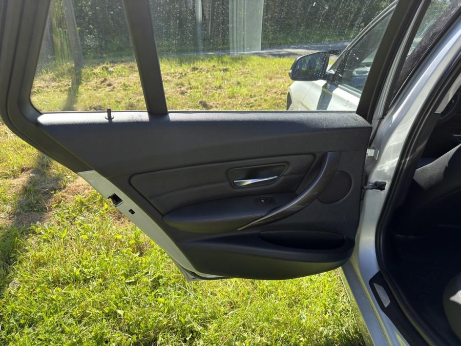 Grey BMW 320 2014 in Tallinn, with an engine capacity of 2.00 L and mileage of 232 thousand km for 8000 €, photo 30 on AUTOMOTO.COM.LV