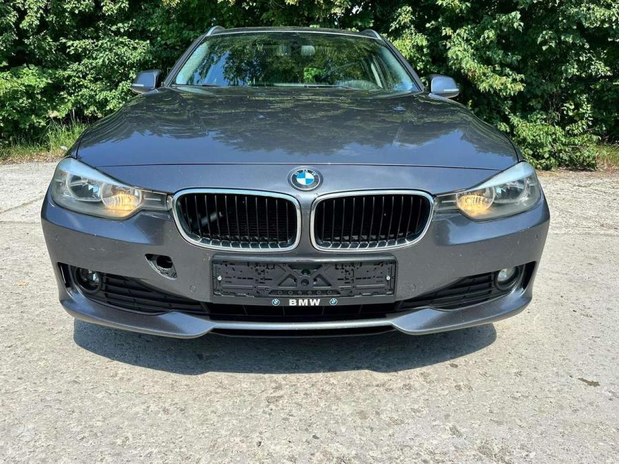 Grey BMW 320 2014 in Siauliai, with an engine capacity of 2.00 L and mileage of 300 thousand km for 5350 €, photo 4 on AUTOMOTO.COM.LV