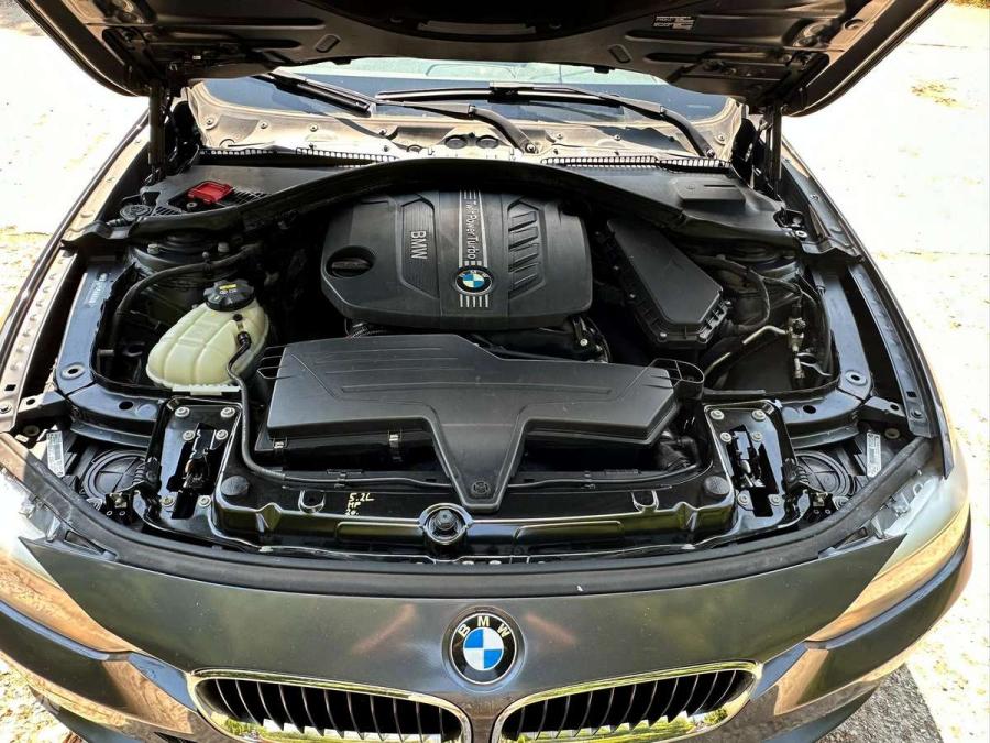 Grey BMW 320 2014 in Siauliai, with an engine capacity of 2.00 L and mileage of 300 thousand km for 5350 €, photo 21 on AUTOMOTO.COM.LV