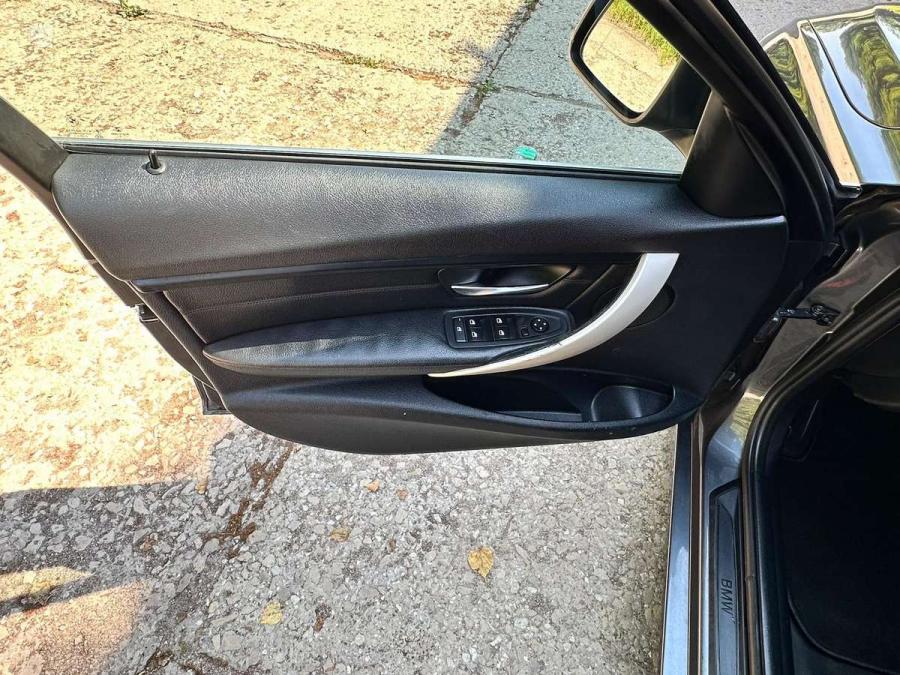 Grey BMW 320 2014 in Siauliai, with an engine capacity of 2.00 L and mileage of 300 thousand km for 5350 €, photo 24 on AUTOMOTO.COM.LV
