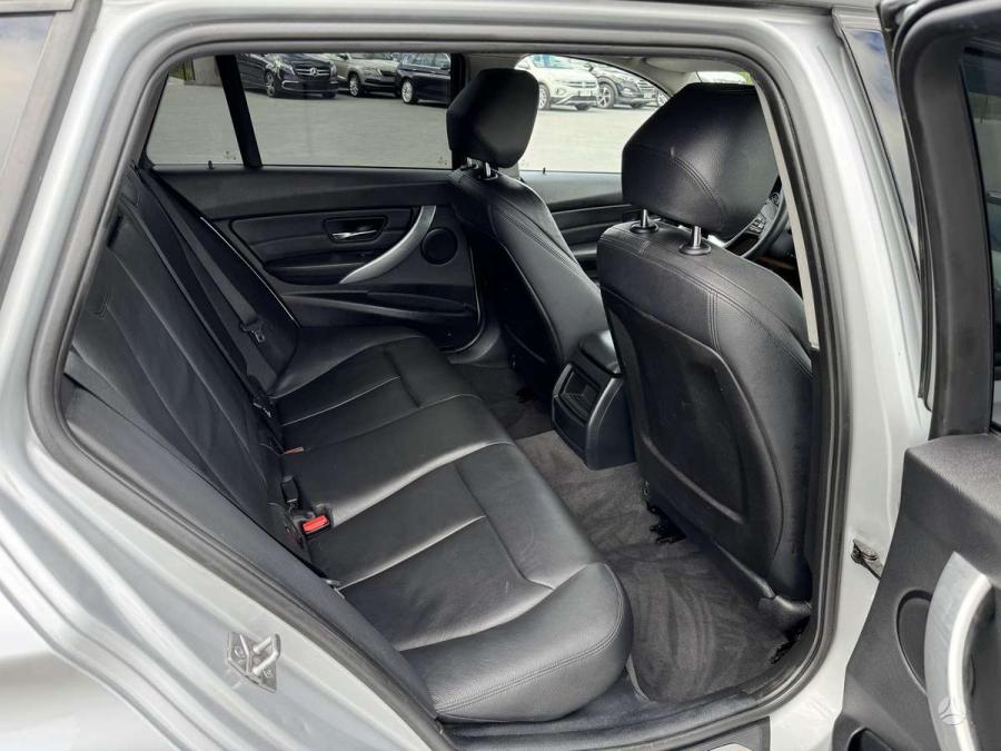 Grey BMW 320 2014 in Telschi, with an engine capacity of 2.00 L and mileage of 241 thousand km for 7999 €, photo 23 on AUTOMOTO.COM.LV