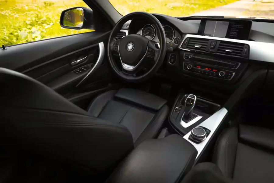 Pelēks BMW 320 2015 Jelgava, ar dzinēja tilpumu 2.00 L un nobraukumu 265 tūkst. km par 8000 €, foto 9 vietnē AUTOMOTO.COM.LV