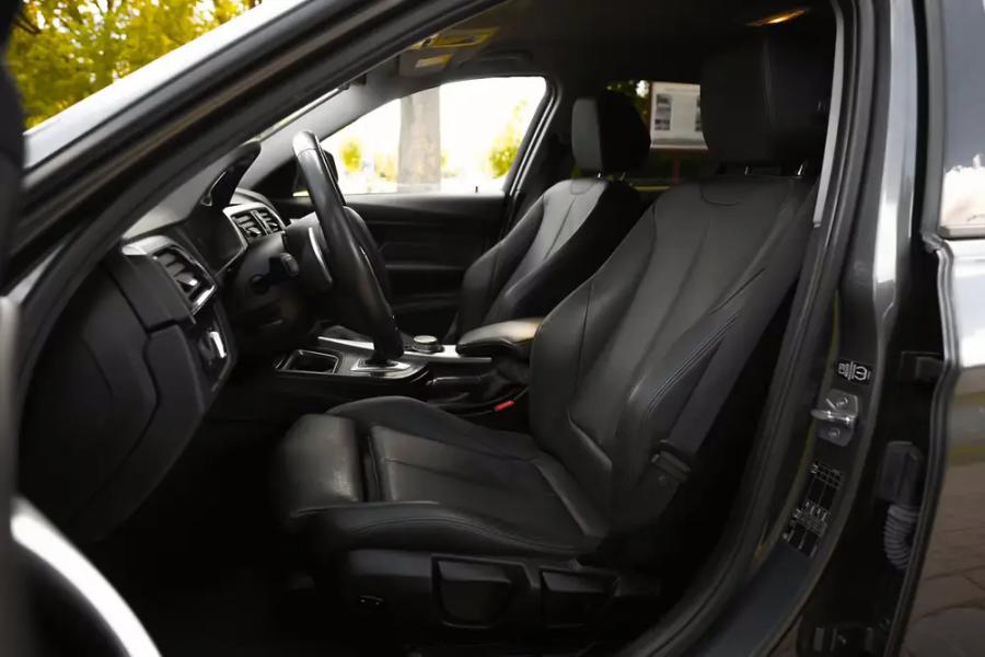 Pelēks BMW 320 2015 Jelgava, ar dzinēja tilpumu 2.00 L un nobraukumu 265 tūkst. km par 8000 €, foto 10 vietnē AUTOMOTO.COM.LV
