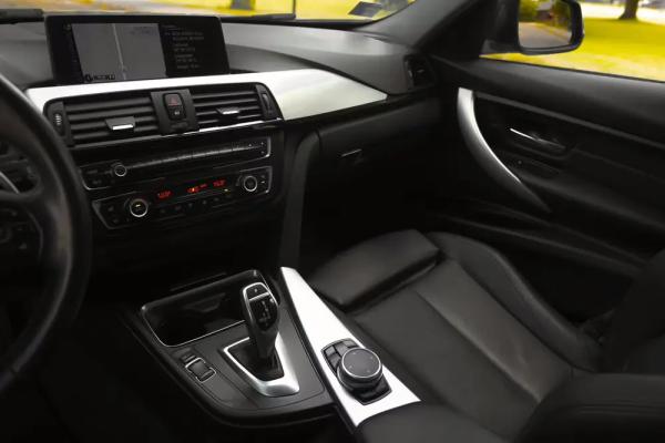 Grey BMW 320 2015 in Jelgava, with an engine capacity of 2.00 L and mileage of 265 thousand km for 8000 €, photo 10 on AUTOMOTO.COM.LV