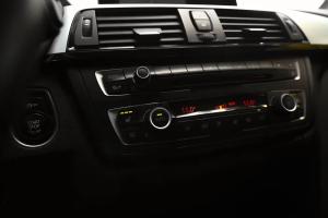 Pelēks BMW 320 2015 Jelgava, ar dzinēja tilpumu 2.00 L un nobraukumu 265 tūkst. km par 8000 €, foto 13 vietnē AUTOMOTO.COM.LV