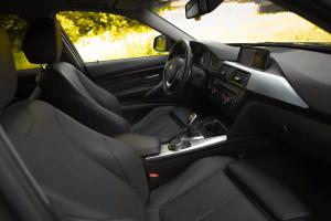 Pelēks BMW 320 2015 Jelgava, ar dzinēja tilpumu 2.00 L un nobraukumu 265 tūkst. km par 8000 €, foto 17 vietnē AUTOMOTO.COM.LV