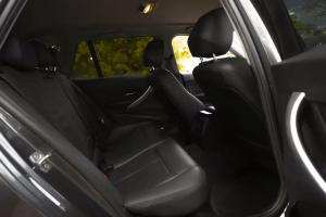 Pelēks BMW 320 2015 Jelgava, ar dzinēja tilpumu 2.00 L un nobraukumu 265 tūkst. km par 8000 €, foto 18 vietnē AUTOMOTO.COM.LV