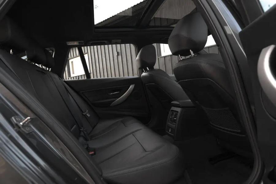 Pelēks BMW 320 2015 Jelgava, ar dzinēja tilpumu 2.00 L un nobraukumu 207 tūkst. km par 12900 €, foto 13 vietnē AUTOMOTO.COM.LV