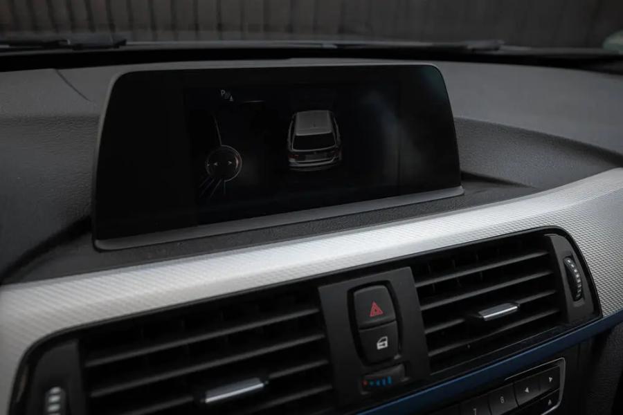 Pelēks BMW 320 2015 Jelgava, ar dzinēja tilpumu 2.00 L un nobraukumu 207 tūkst. km par 12900 €, foto 17 vietnē AUTOMOTO.COM.LV