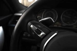 Pelēks BMW 320 2015 Jelgava, ar dzinēja tilpumu 2.00 L un nobraukumu 207 tūkst. km par 12900 €, foto 19 vietnē AUTOMOTO.COM.LV