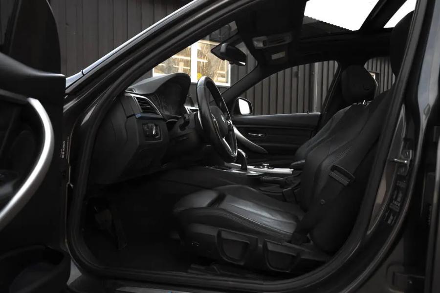 Pelēks BMW 320 2015 Jelgava, ar dzinēja tilpumu 2.00 L un nobraukumu 207 tūkst. km par 12900 €, foto 21 vietnē AUTOMOTO.COM.LV
