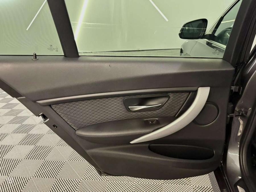 Grey BMW 320 2015 in Marijampole, with an engine capacity of 2.00 L and mileage of 214 thousand km for 10950 €, photo 15 on AUTOMOTO.COM.LV