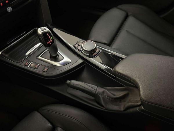 Pelēks BMW 320 2015 Marijampole, ar dzinēja tilpumu 2.00 L un nobraukumu 281 tūkst. km par 10550 €, foto 7 vietnē AUTOMOTO.COM.LV