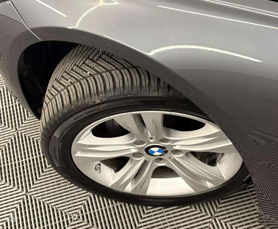 Grey BMW 320 2015 in Marijampole, with an engine capacity of 2.00 L and mileage of 281 thousand km for 10550 €, photo 25 on AUTOMOTO.COM.LV